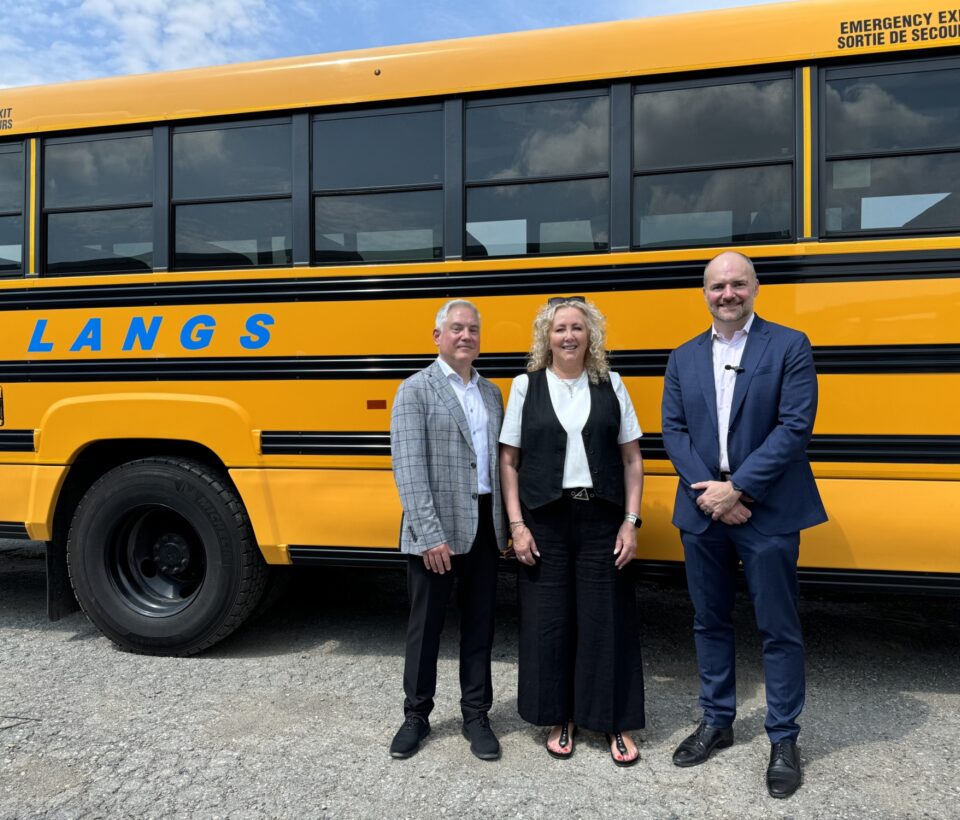 Autobus zéro émission de Langs Bus Lines | Banque de l’infrastructure ...