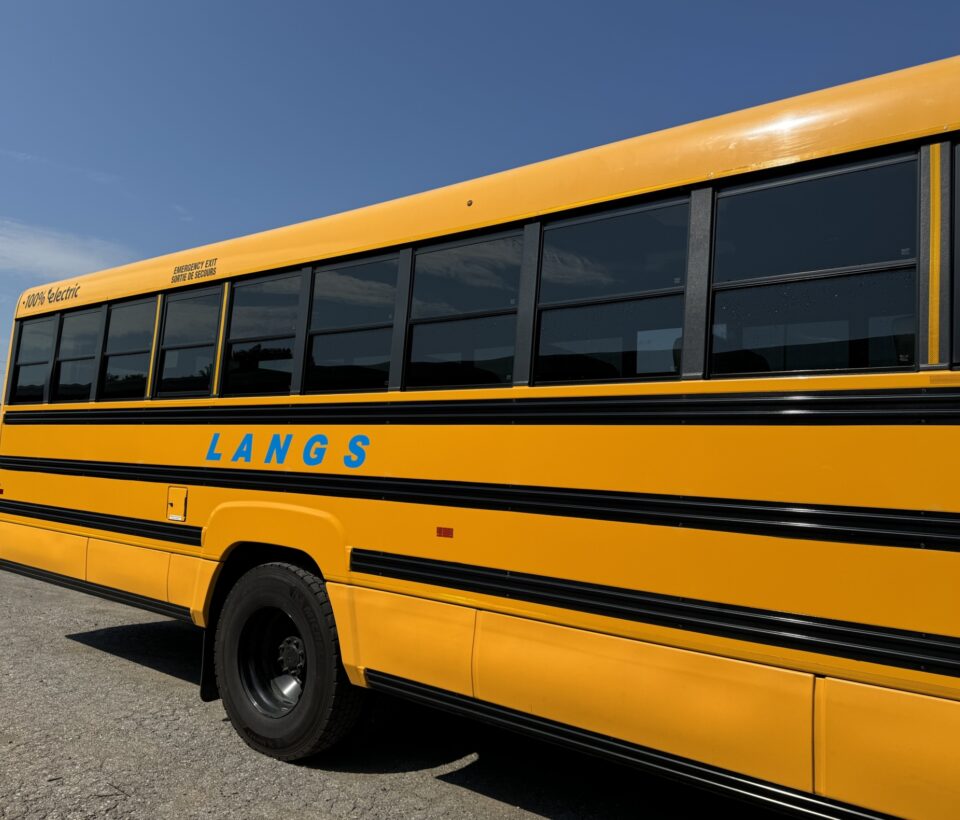Autobus zéro émission de Langs Bus Lines | Banque de l’infrastructure ...