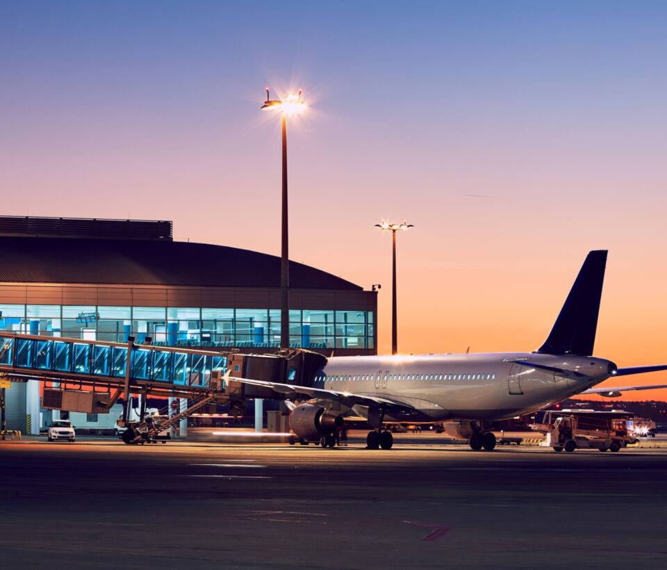 MET - Montreal Metropolitan Airport (YHU) | Canada Infrastructure Bank ...